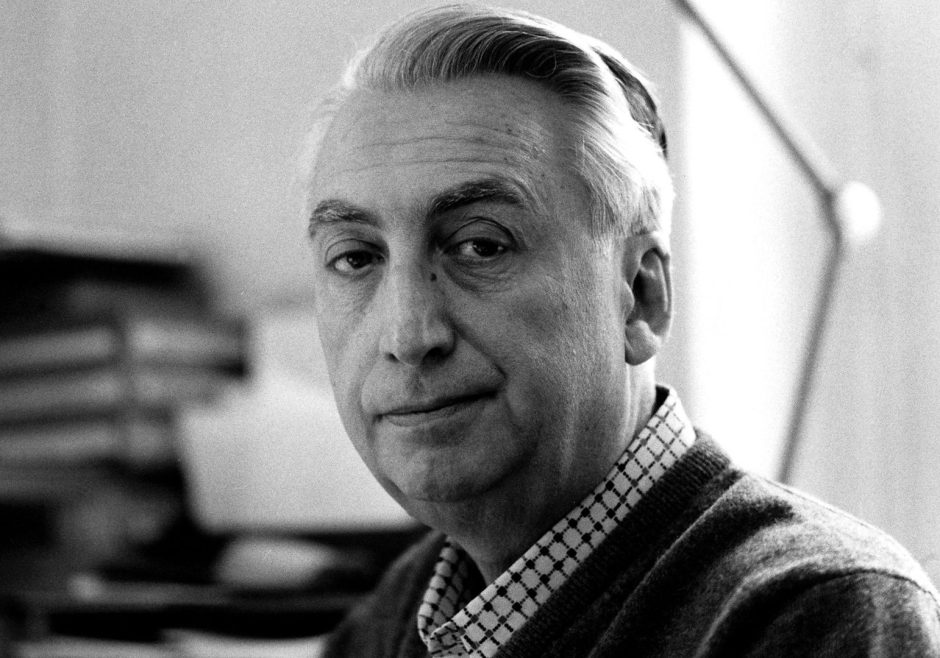 Que el ensayo confiese ser casi una novela, Roland Barthes – Calle del Orco